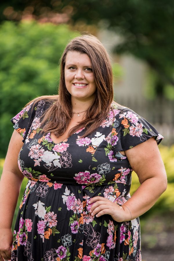 Danielle R Headshot 1 - Newsymom